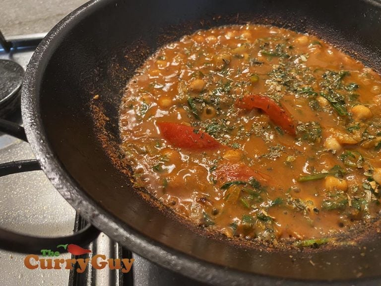 Chana Saag Balti - Vegetable Balti Recipe THE CURRY GUY